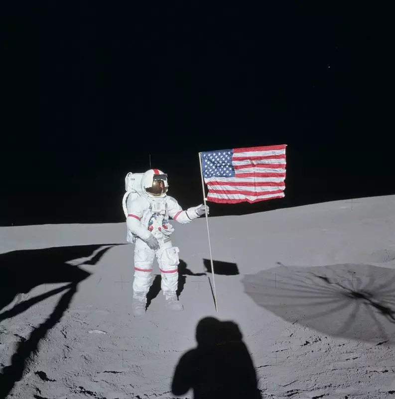 "Apollo-14": Dengan pendaratan ketiga di bulan berlalu 48 tahun