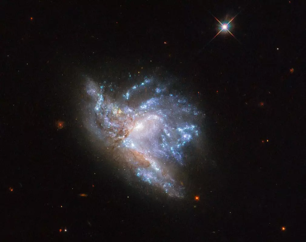 How are the galaxies face: photo "Hubble"