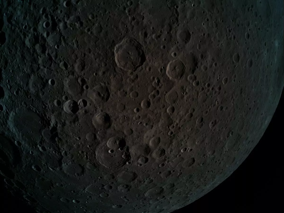 تصاویر جدید از سمت معکوس ماه