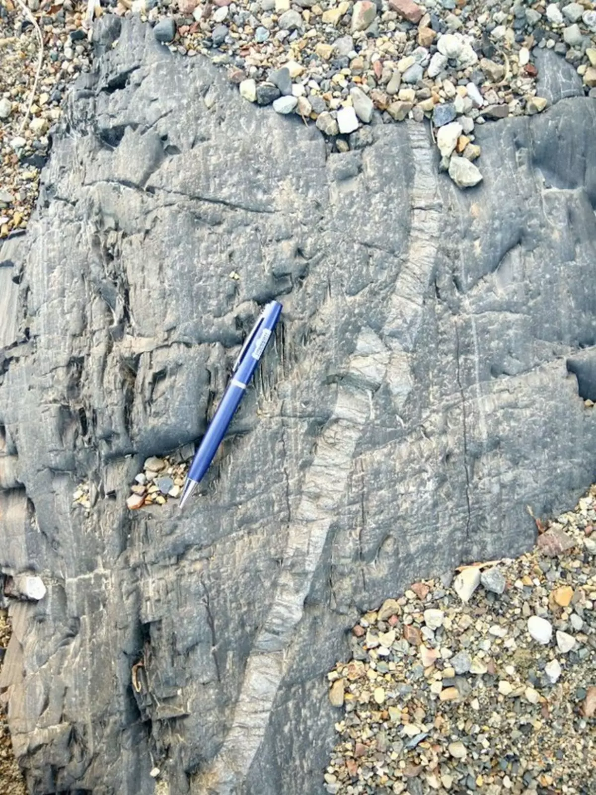 Ng - Xapón - Silicona de cinta - rocas sedimentarias formadas profundas .._ jpg