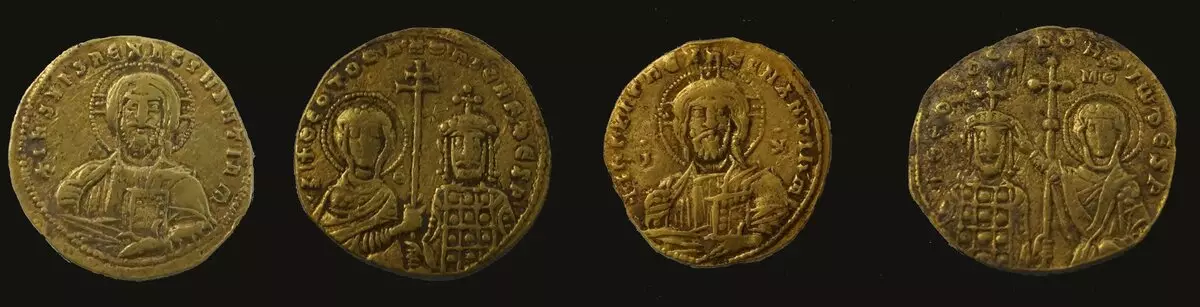 V Kubanu je našel zlate bizantinske kovance x stoletja