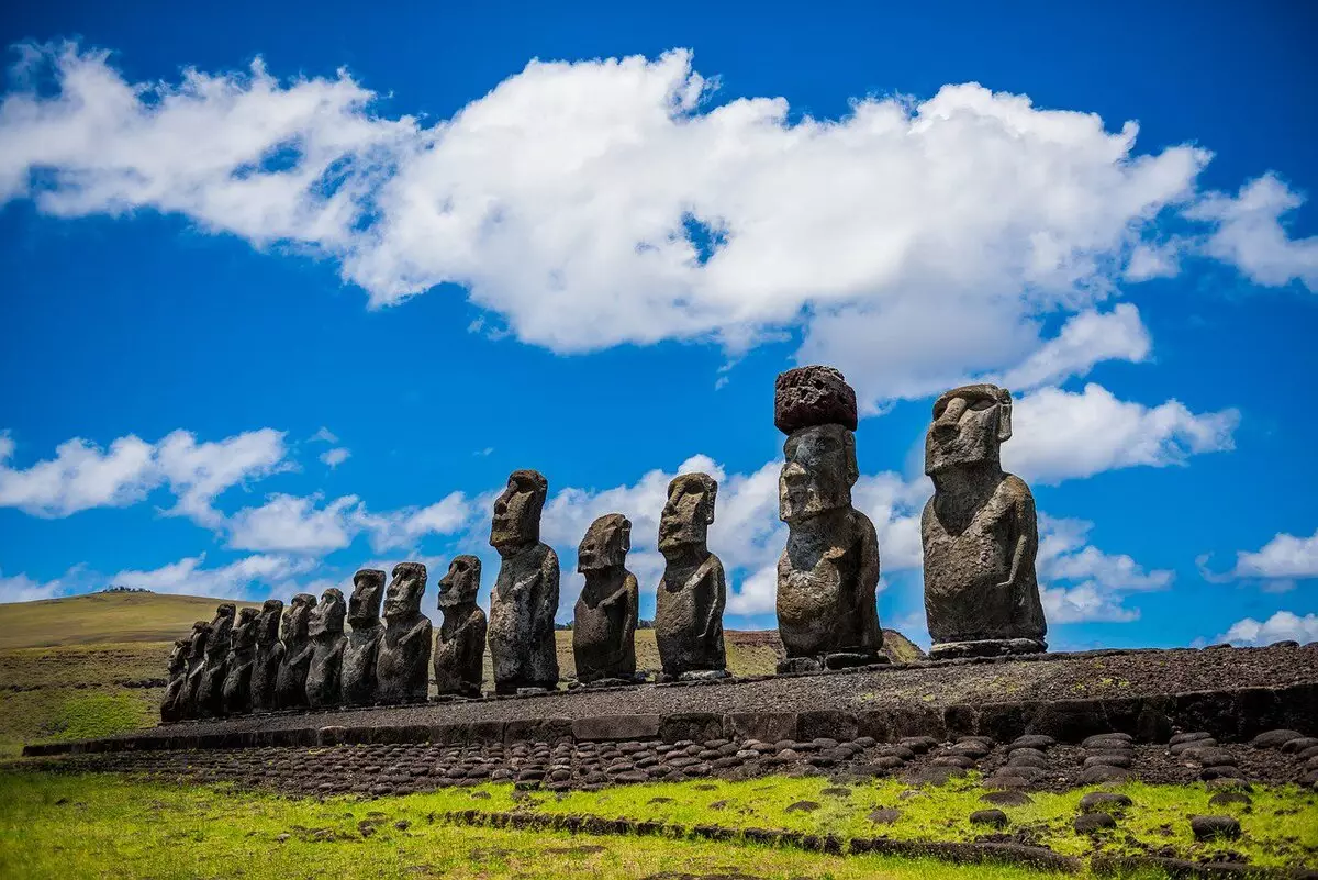 Moai-1857652_1280.jpg.