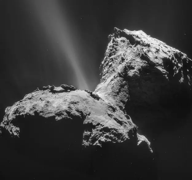 Comet- "Chameleon": Wekî 67p / Churyumova - Gerasimenko reng diguherîne