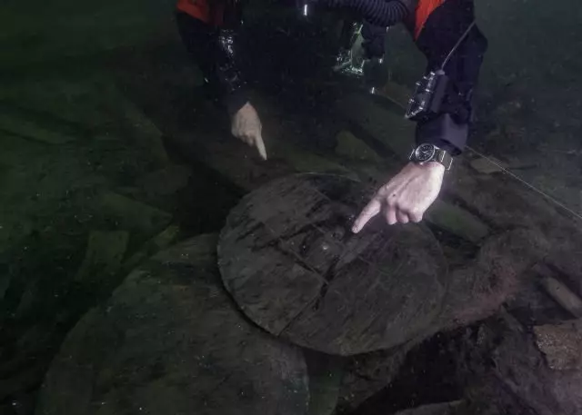Beer barrels, a mug and a pair of coins: What can be found on the sunken ship Times of Columbus