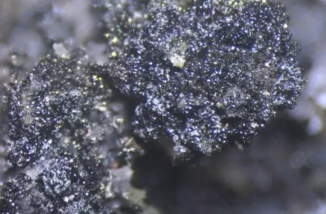 Arsmirant och Lemannit: Två nya mineraler som finns i Kamchatka vulkan