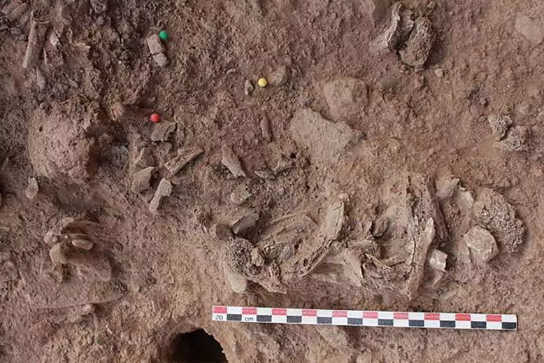 شعوب العصر الحجري Kremated توفي حتى قبل 9000 سنة