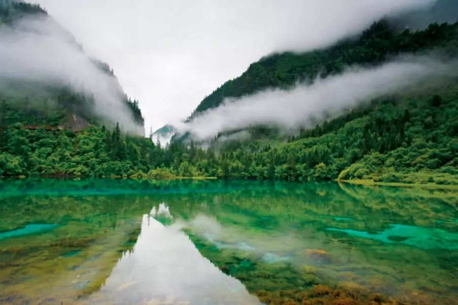 Мистериозни води на jiuzhaigou