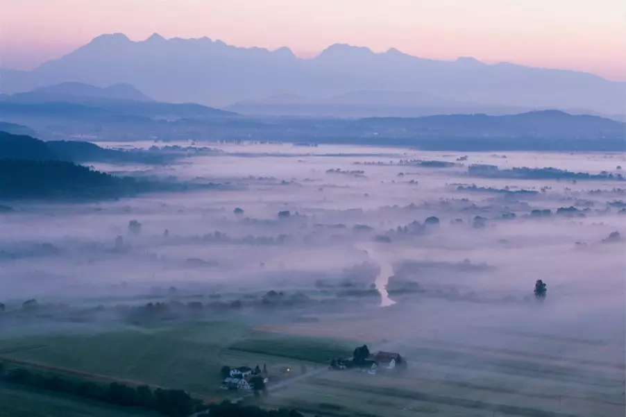 Schatten van de heilige rivier