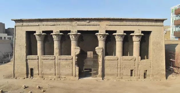 Храм у Есне