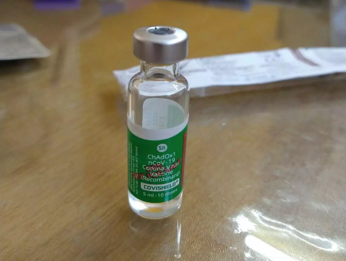 In Indien beraubt dasbe das Krankenhaus, kehrte jedoch von Covid-19 mit entschuldigenden Impfstoffen von Covid-19 zurück