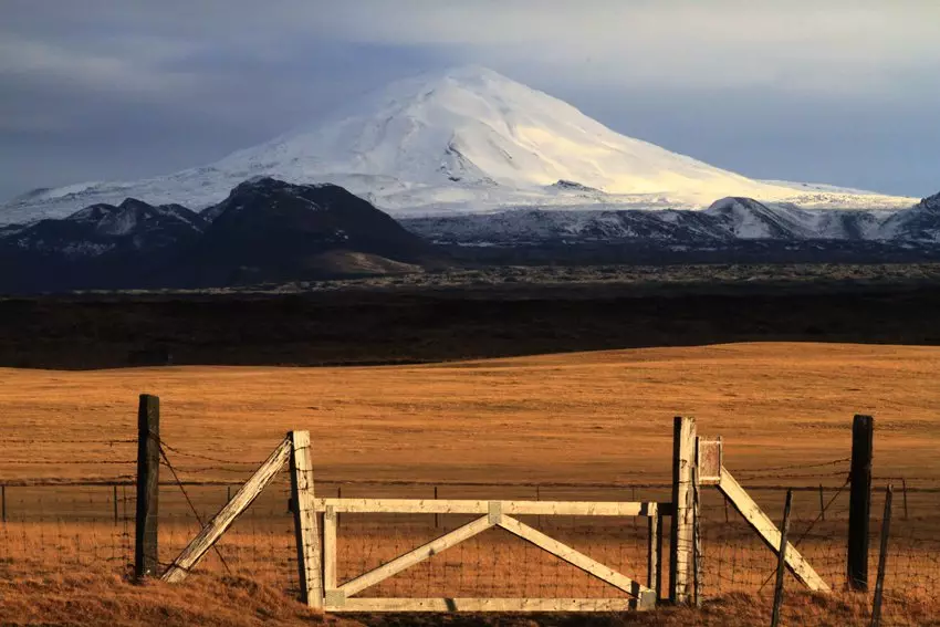 Laing Icelandic Volcano - sa ilawom sa pagbuto