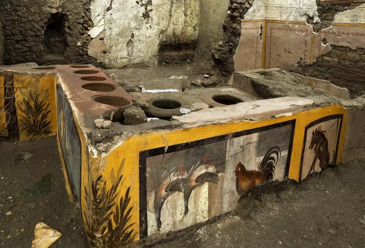 Pompiusek antzinako Erromako taberna garaiak aurkitu zituen