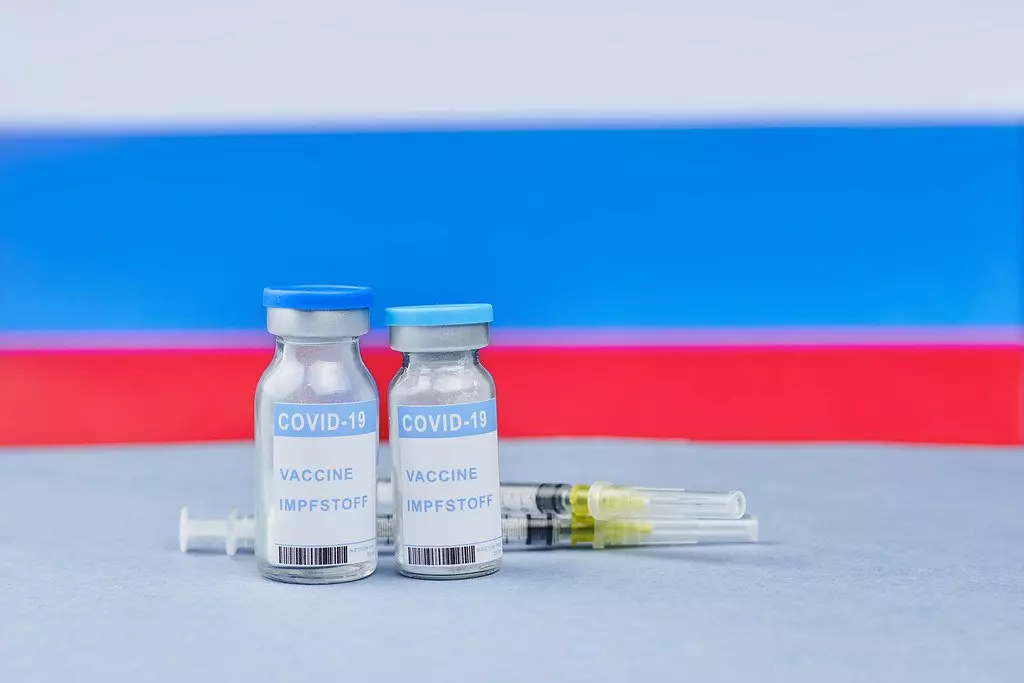 Na Rússia, começou a oferecer "passeios de vacina" para os compatriotas que vivem no exterior