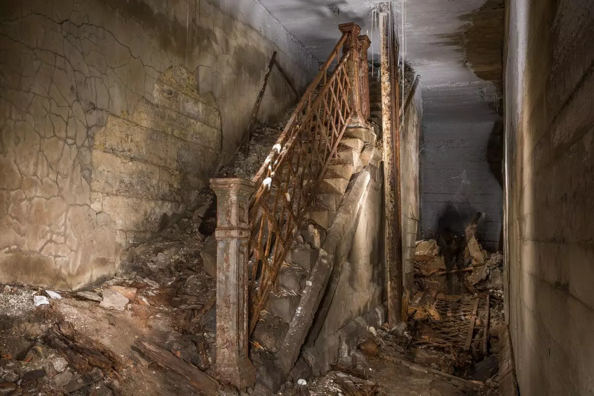 Escalera en el pasado: el portal en el siglo XIX se encontró en Orel