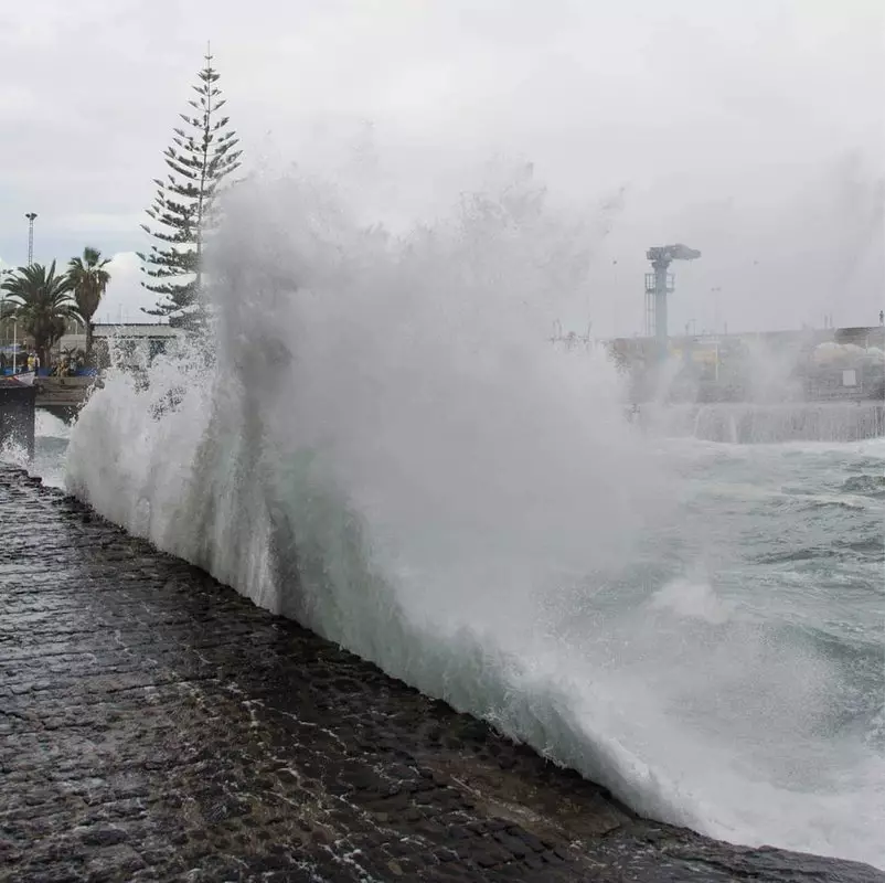 Giant Golven kijken uit op de resorts van Spanje: video