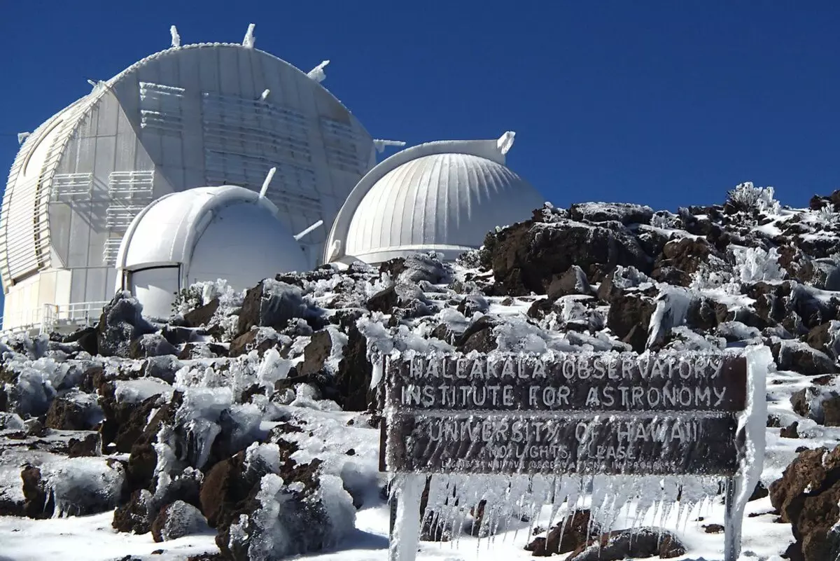 Havajai užsikabinęs sniegas: netgi užšaldytas teleskopas!