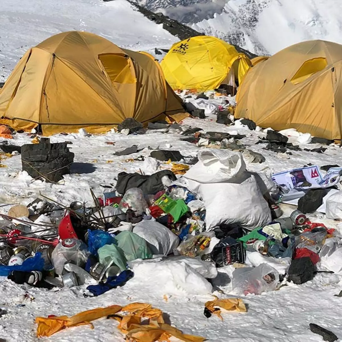 Adgang til den grundlæggende lejr af Everest vil være begrænset (og alt skyldes skraldespand)