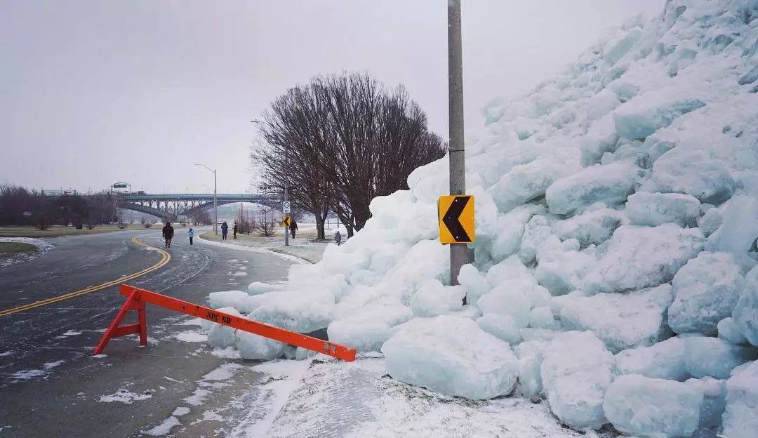 Canada kunye USA waquleka Ice Tsunami