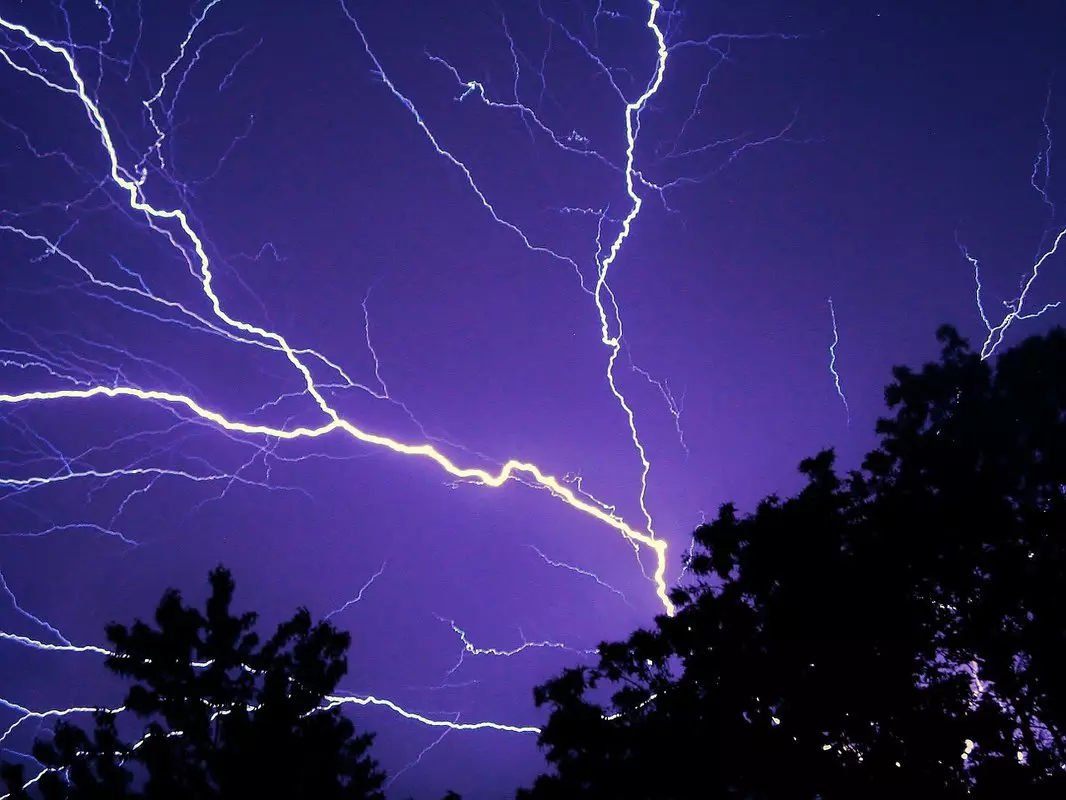 2200 Weerlig in 5 minute: die weerverskynsel