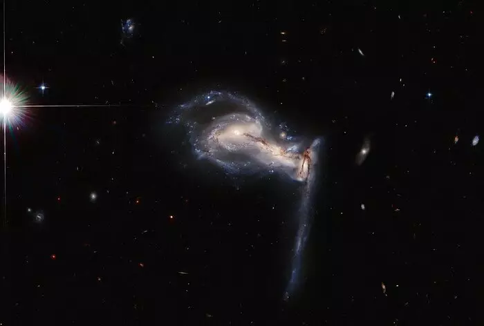 "Hubble" viste en trio af interagerende galakser