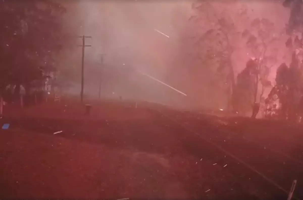 Vuur Storm Australië uit die binnekant: video