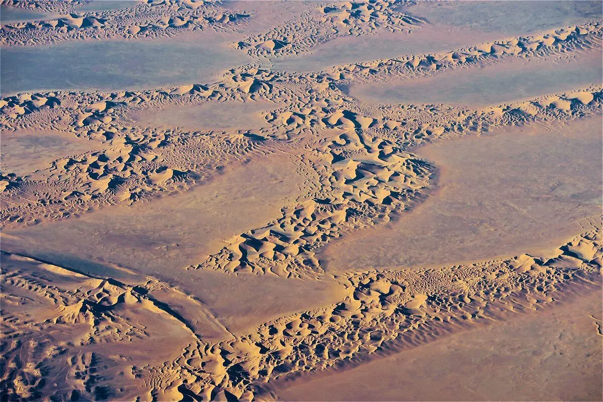 Desert-3840299_1280.jpg.