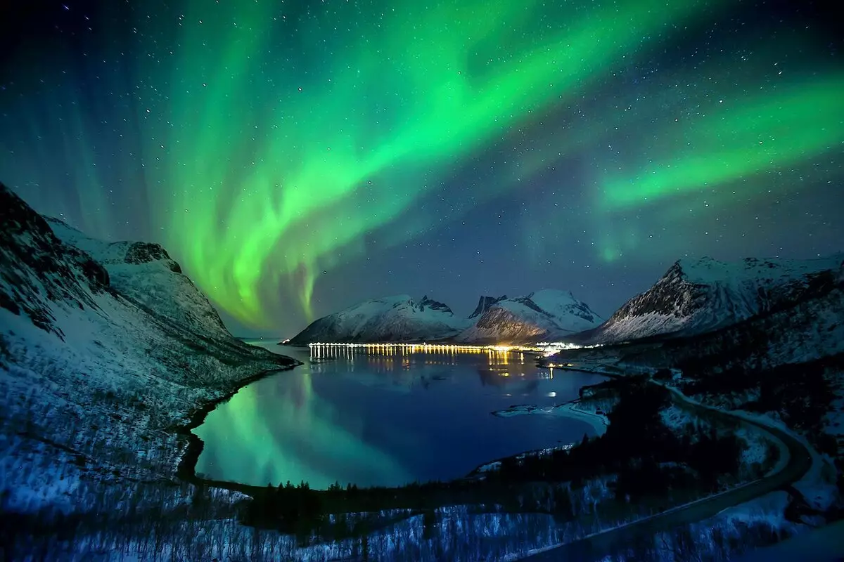 A cikin Tarayyar Rasha ta ƙaddamar da sabis na Aurora. Ya annabta polar haskoki