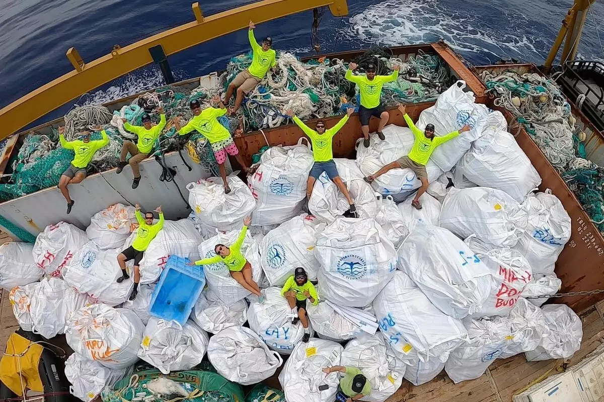 Tonnellate di spazzatura prelevati dall'arcipelago Hawaiano riservata